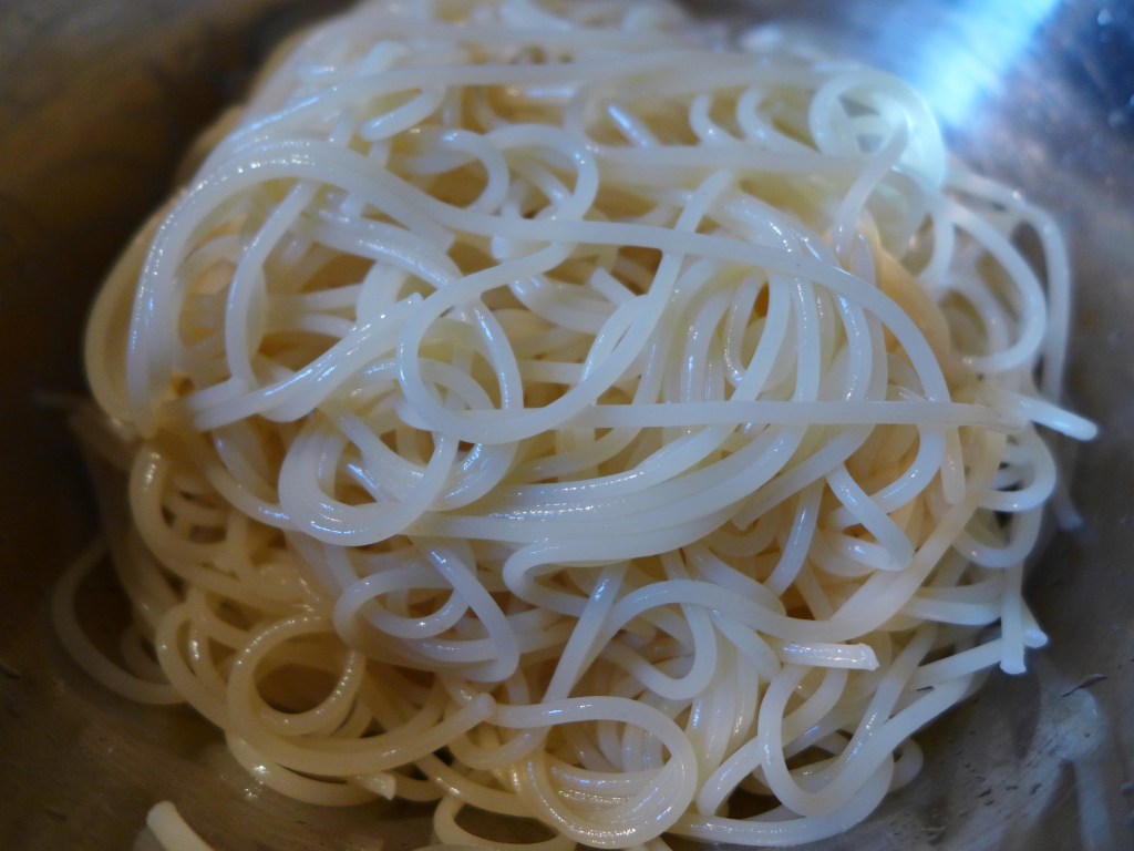 Cold Pasta with Fresh Tomato Basil Sauce | cooklikejapanese